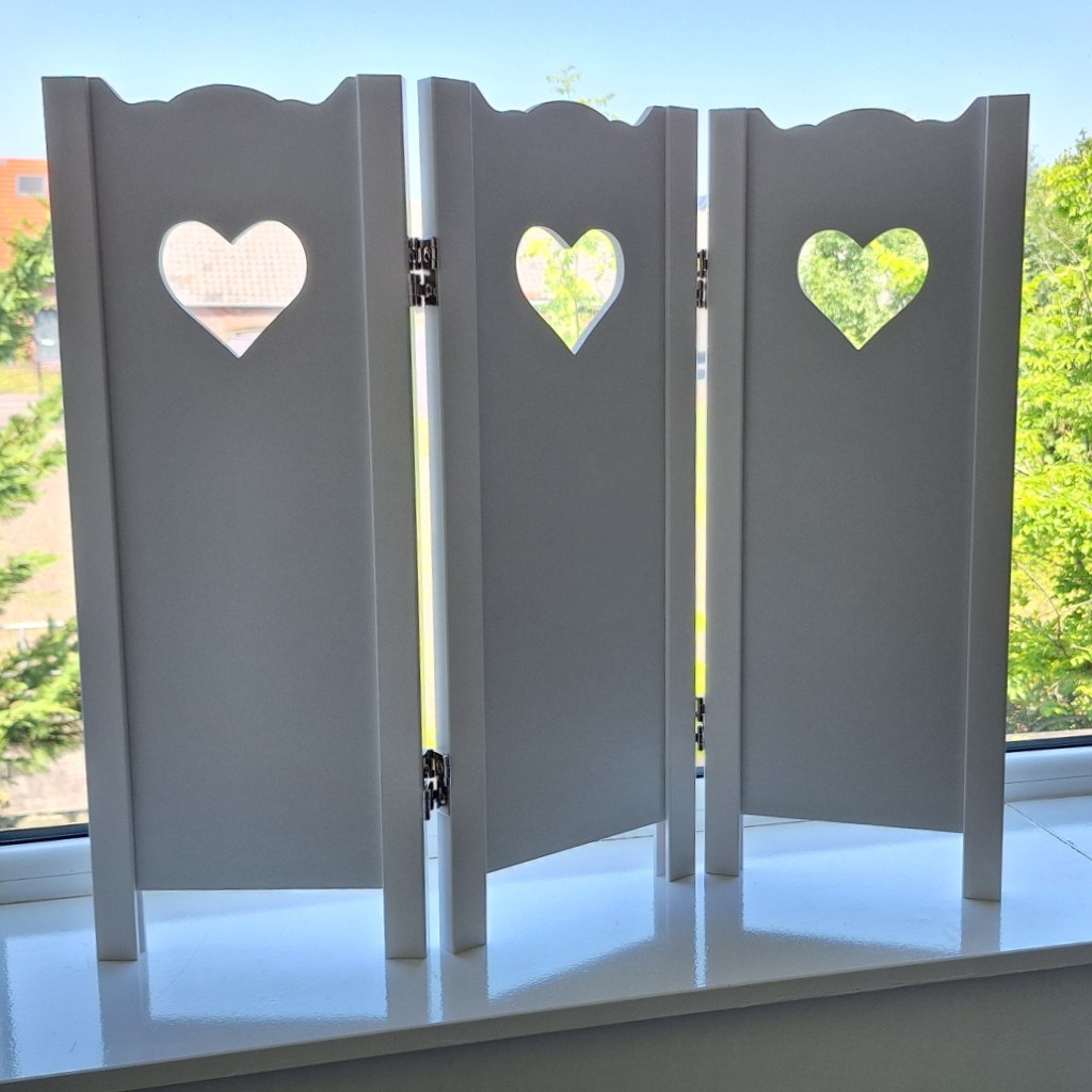 Raamscherm Wit Hout 3 Panelen Met Hartjes Decoratief En Tegen Raamscherm Wit Hout 3 Panelen Met Hartjes Decoratief En Tegen